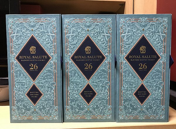 明跑 日版 皇家禮炮26年 王者品桶系列 P9品酒網