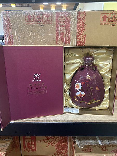 2009玉山高粱智勇雙全 立馬威揚 金關公皇家過桶高粱小如金金箔開春馥郁瓷瓶地標 黑耀 P9品酒網