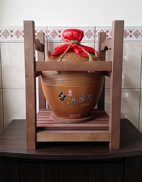 玉山台灣原窖1950 10公升(純欣賞) :::P9品酒網:::