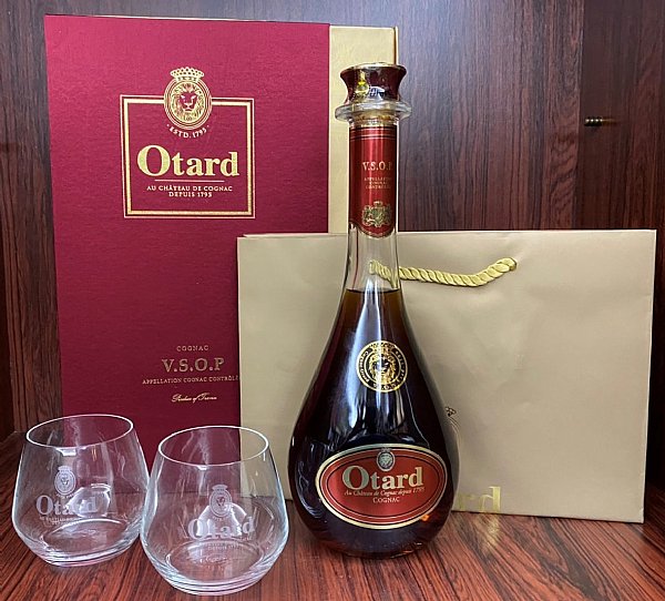 Otard www.P9.com.tw :::品酒網::: 各式威士忌推薦、葡萄酒、紅酒、高粱酒、白蘭地、調酒，您買酒、喝酒的最佳夥伴