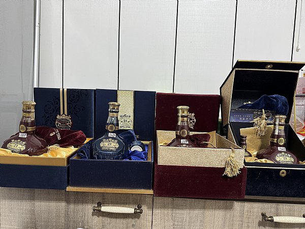 黑玫瑰 迷思 新舊禮砲 禮盒 金牌18 山崎百年 菲迪18 Spey 百齡罈 :::P9品酒網:::